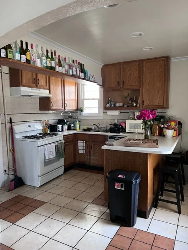 1019 N University 8 BR — Just BU Properties