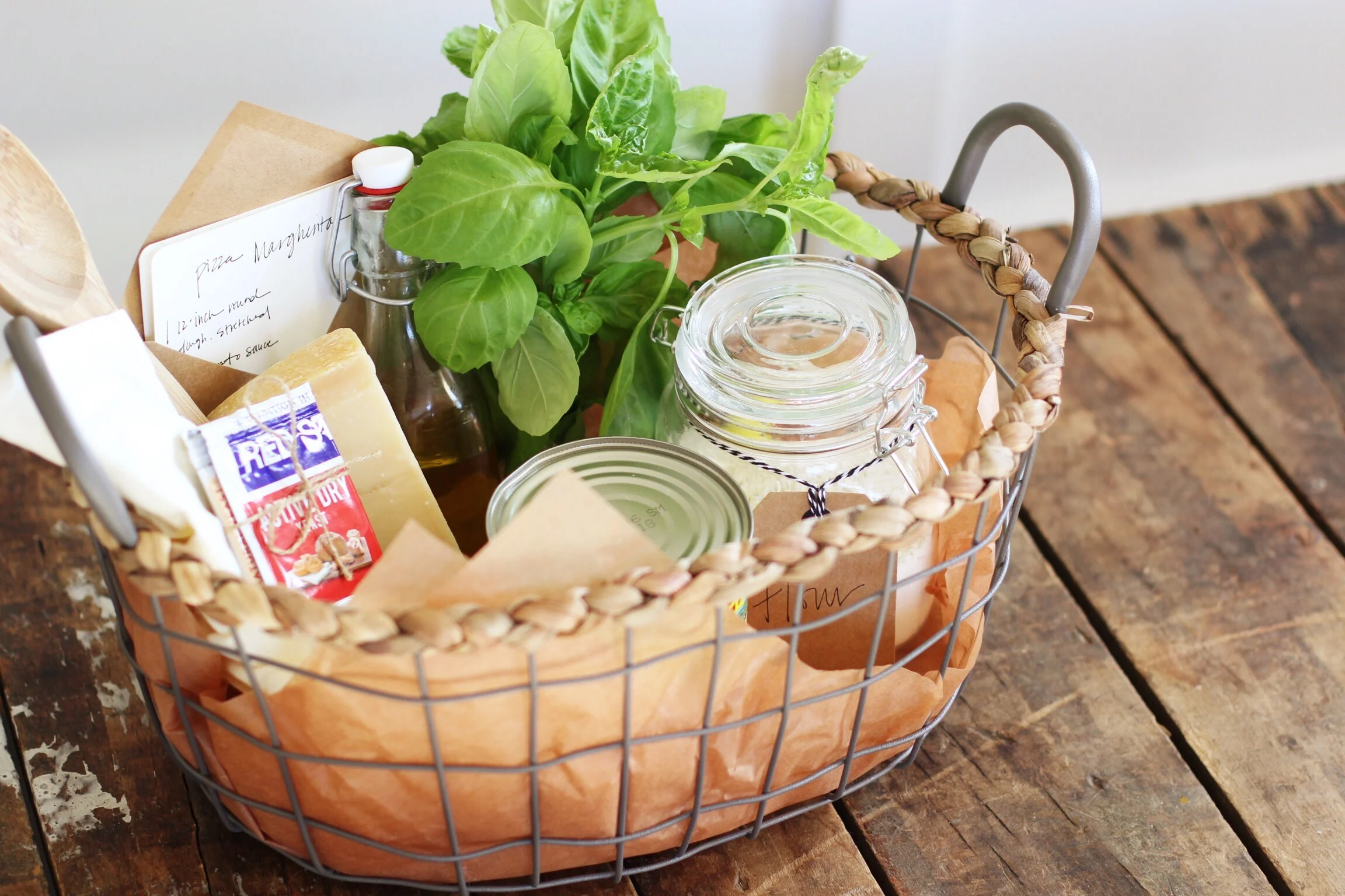 Dinner in a Gift Basket: Margherita Pizza — The Pastiche