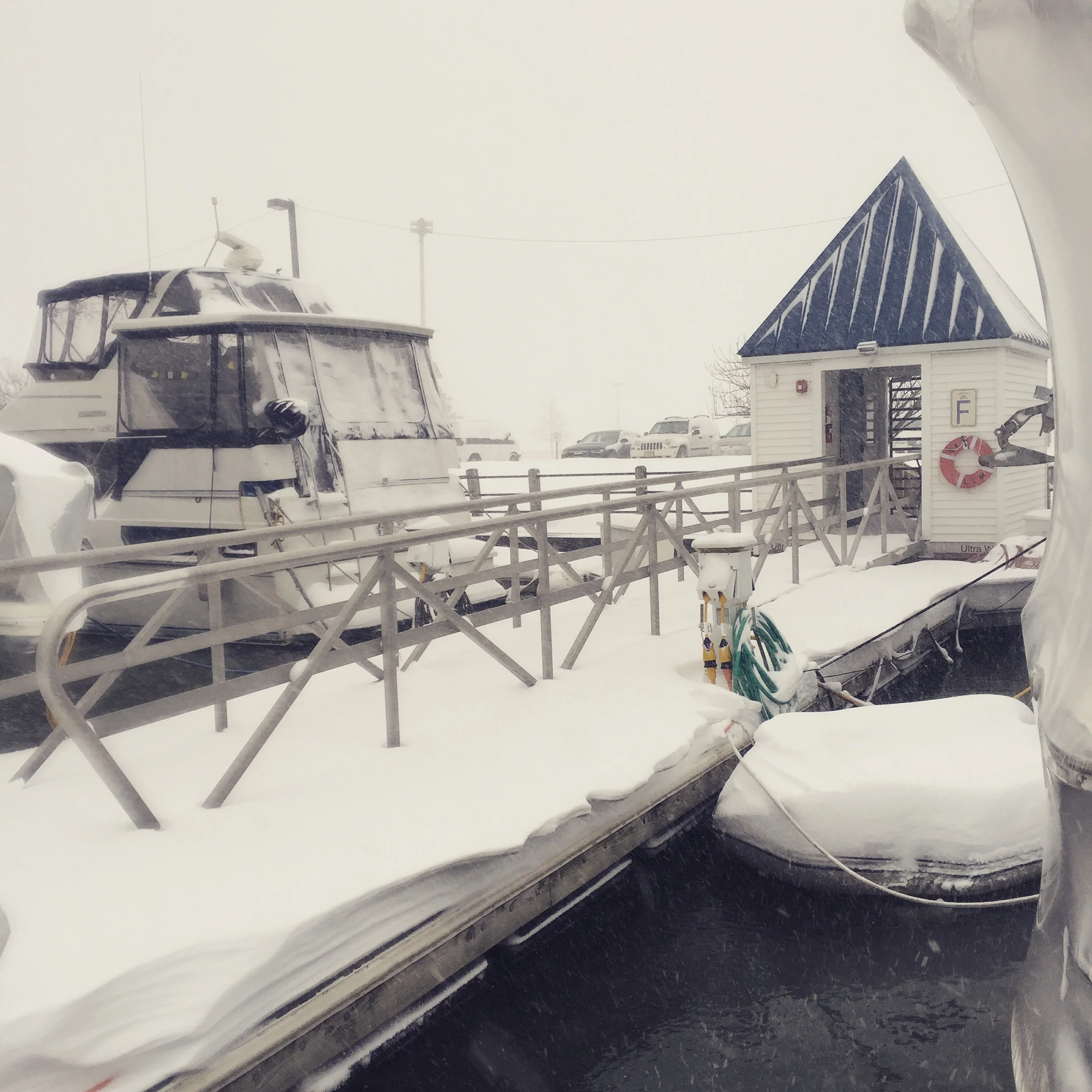 How to survive and enjoy a snowstorm on a boat. — Sail Me Om