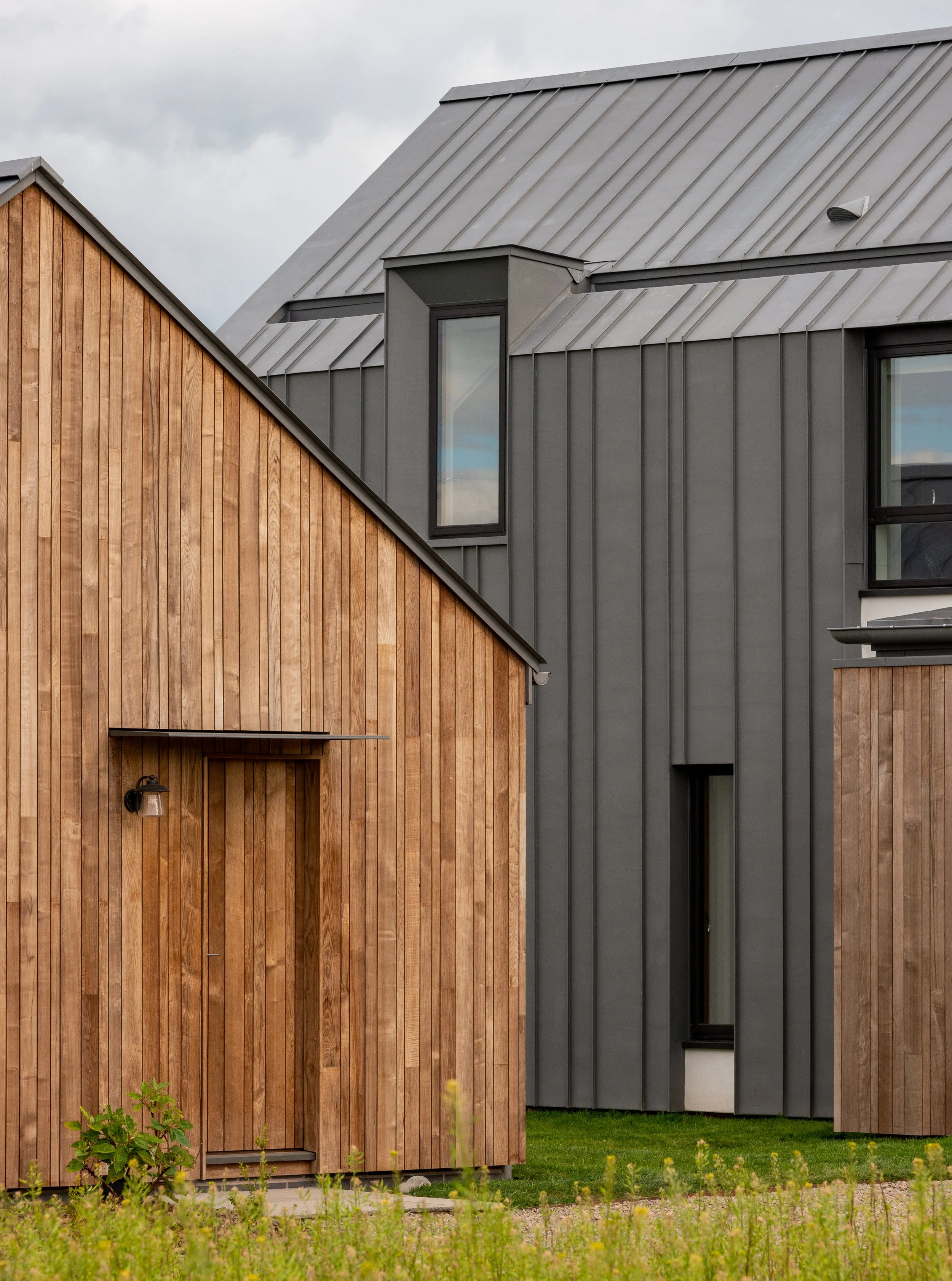 Cruck framed house with contemporary extension by Flint Architecture ...