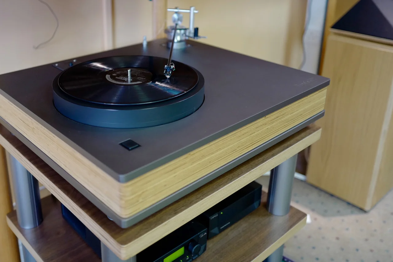 The Well Tempered Royale 400 Turntable, 50kg of Sheer Musical Joy ...