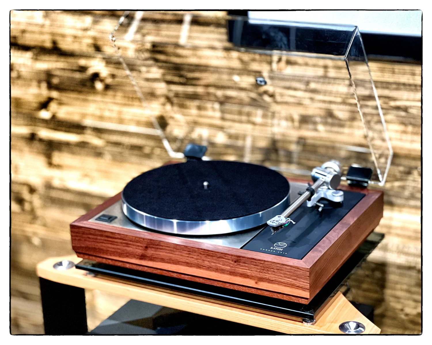 A turntable summit - 6 high-end turntables to take your vinyl playback ...