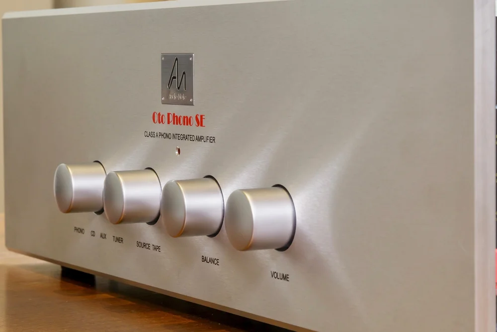 Does the Audio Note OTO Phono SE Signature Amplifier live up to its ...