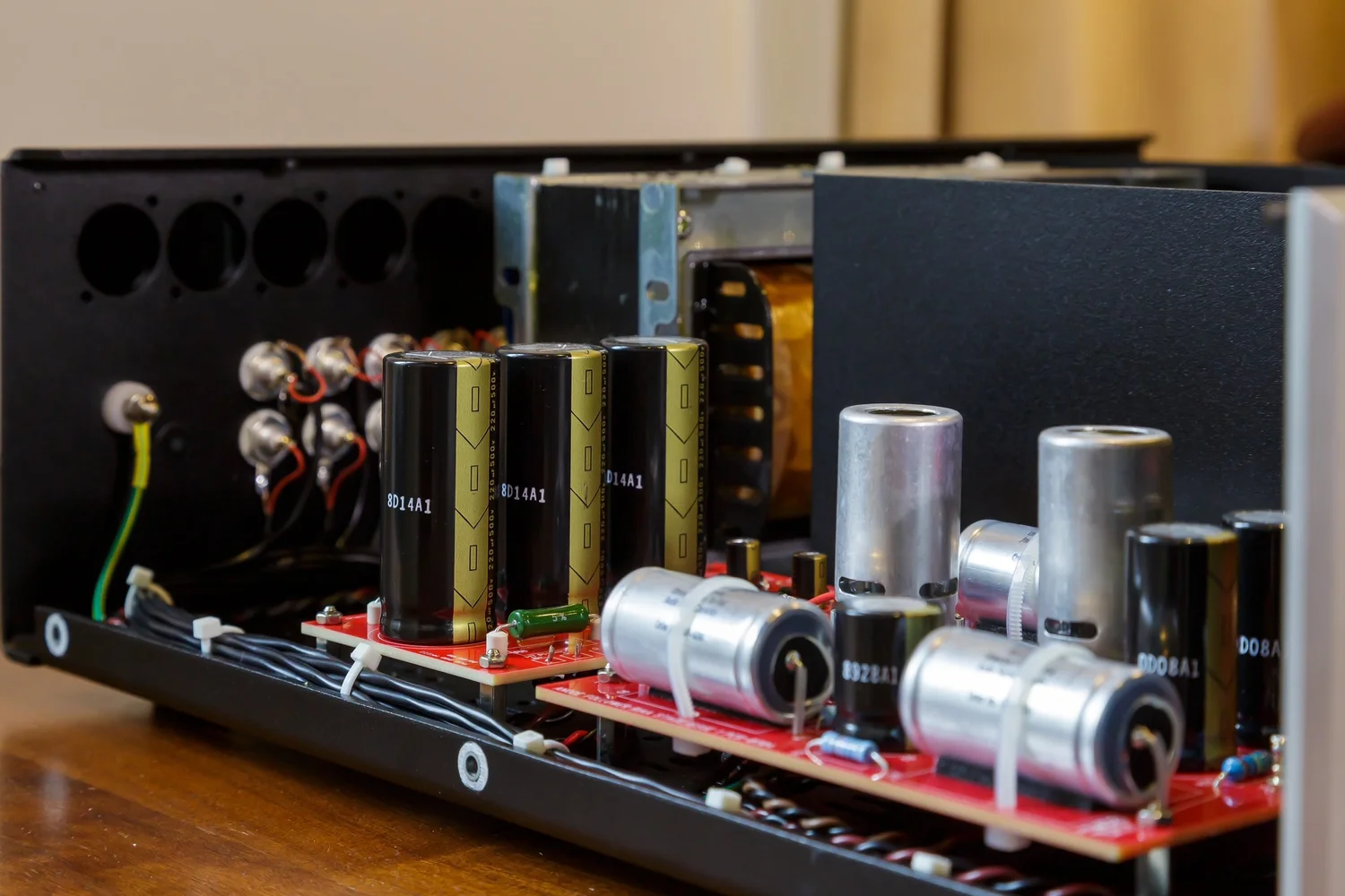 Does the Audio Note OTO Phono SE Signature Amplifier live up to its ...