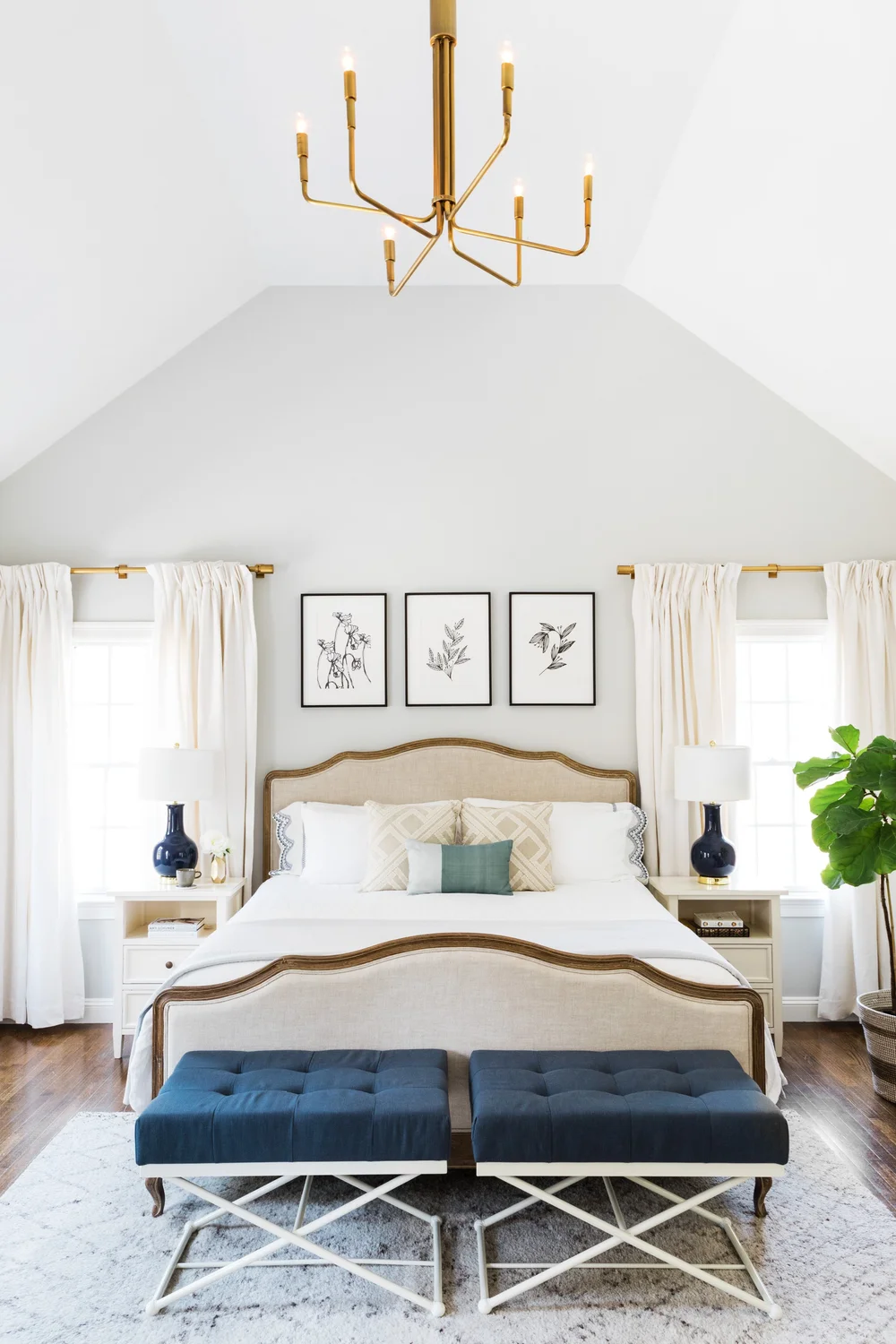 Five No-Fail Ways To Decorate Around Your Bed
