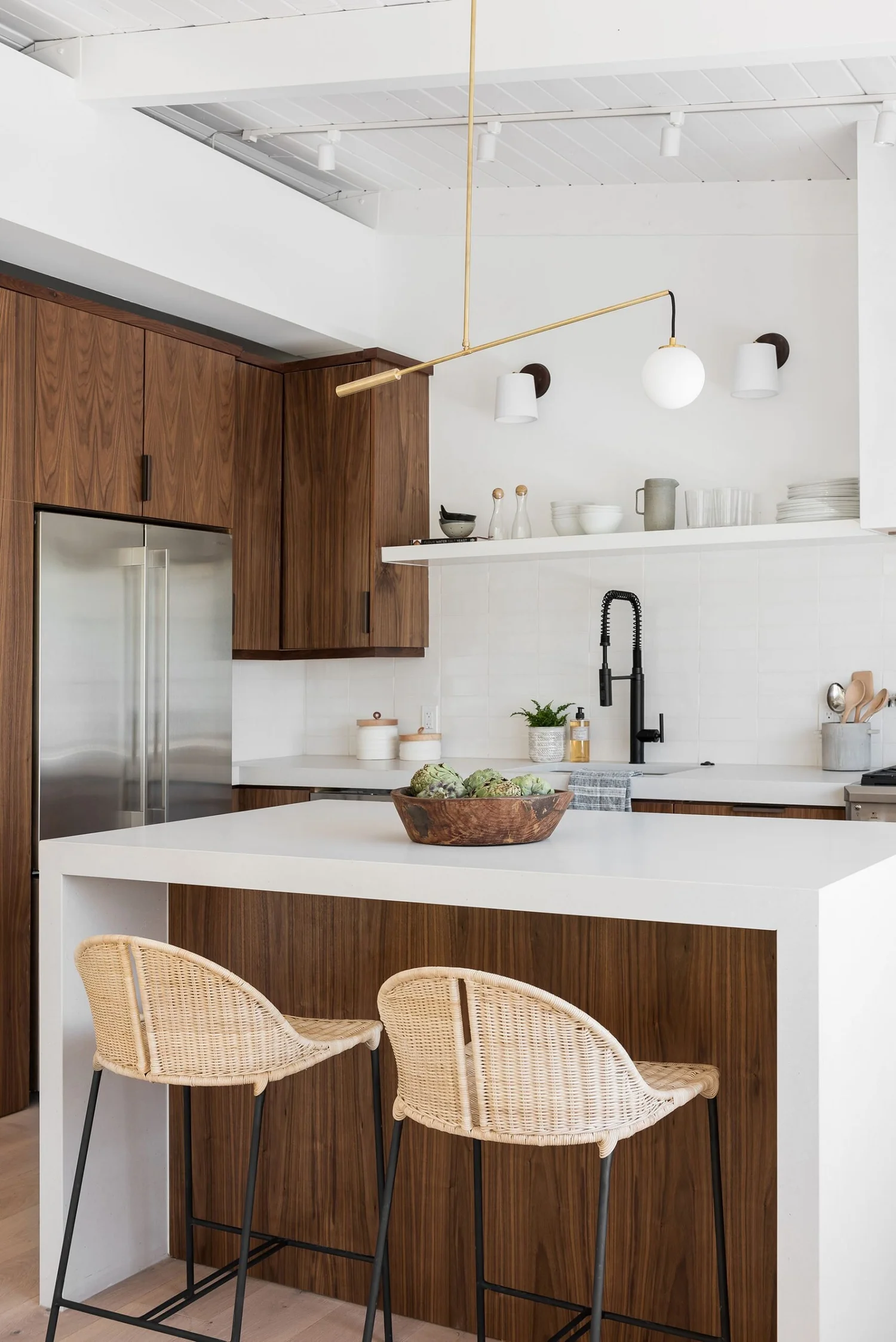 How to Pick the Right Counter Stools for Your Kitchen