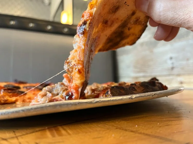 Christos Restaurant & Bar: Pizza Destination in Wallingford — CT Bites
