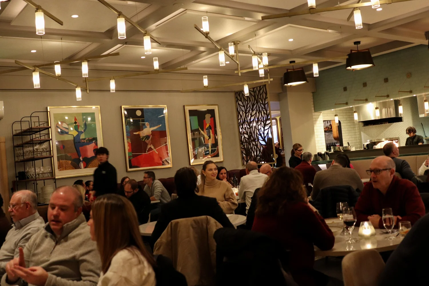 Vyne Restaurant & Bar: Fine Dining Meets Comfort Classics in Middlebury ...