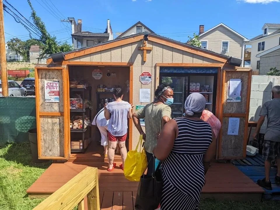 PLS HELP! Fridgeport's "Take What You Need" Free Food Fridge Provides ...