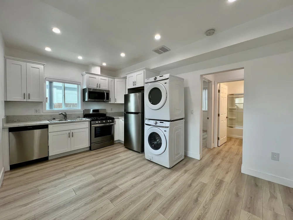 1321 1/4 N Normandie Ave — The Mason Canter Group