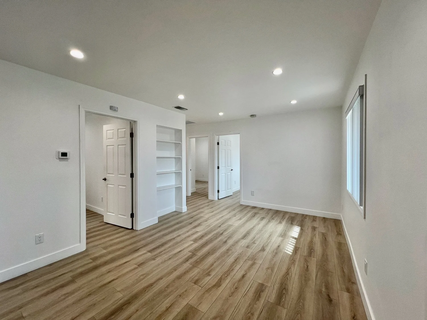 1325 1/2 N Normandie Ave — The Mason Canter Group