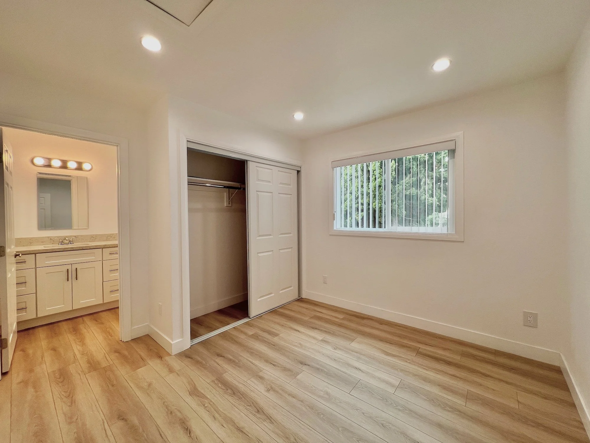 1325 1/2 N Normandie Ave — The Mason Canter Group