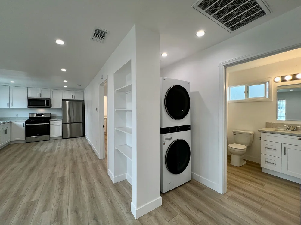 1325 1/2 N Normandie Ave — The Mason Canter Group