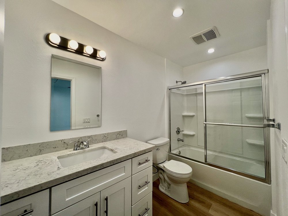 1325 1/2 N Normandie Ave — The Mason Canter Group