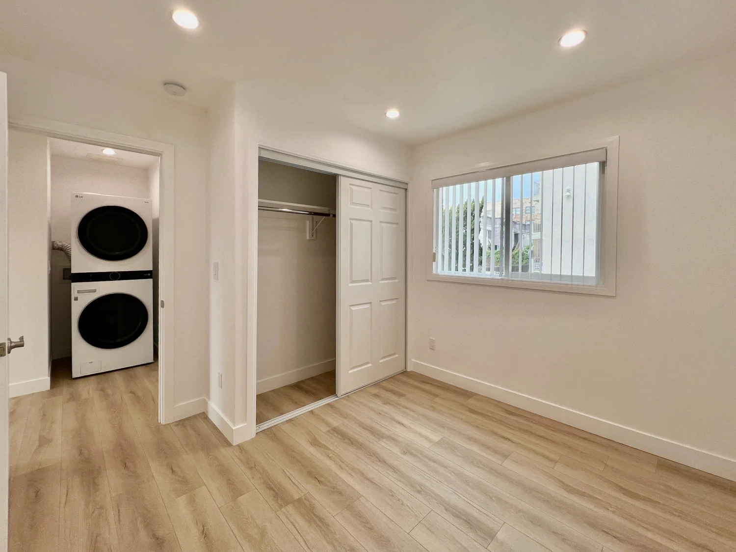 1325 1/2 N Normandie Ave — The Mason Canter Group