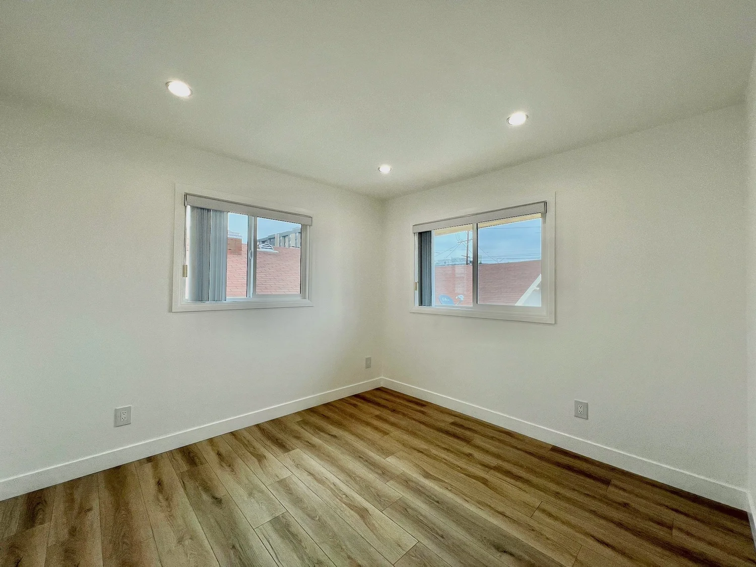 1325 1/2 N Normandie Ave — The Mason Canter Group