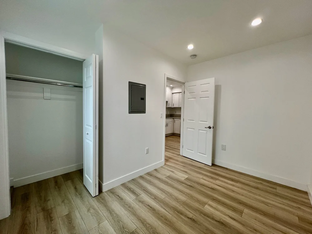 1325 1/4 N Normandie Ave — The Mason Canter Group