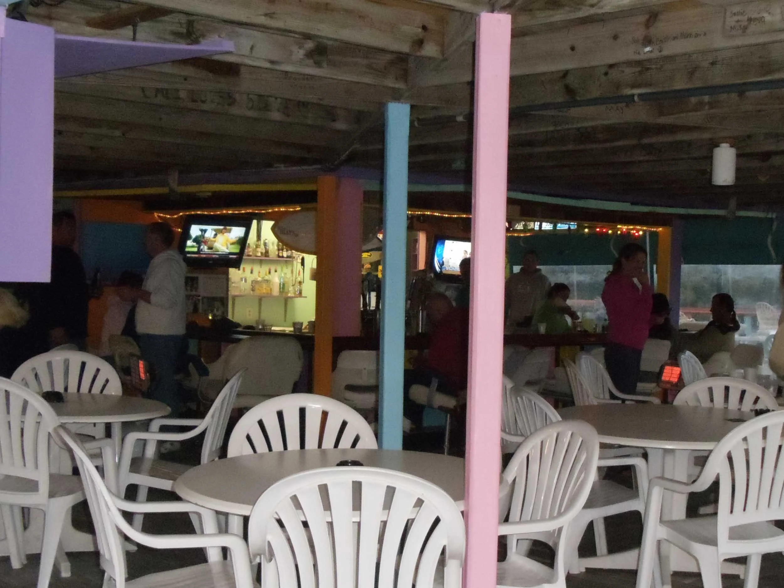 Snapper's Waterfront Restaurant — Florida Beach Bar