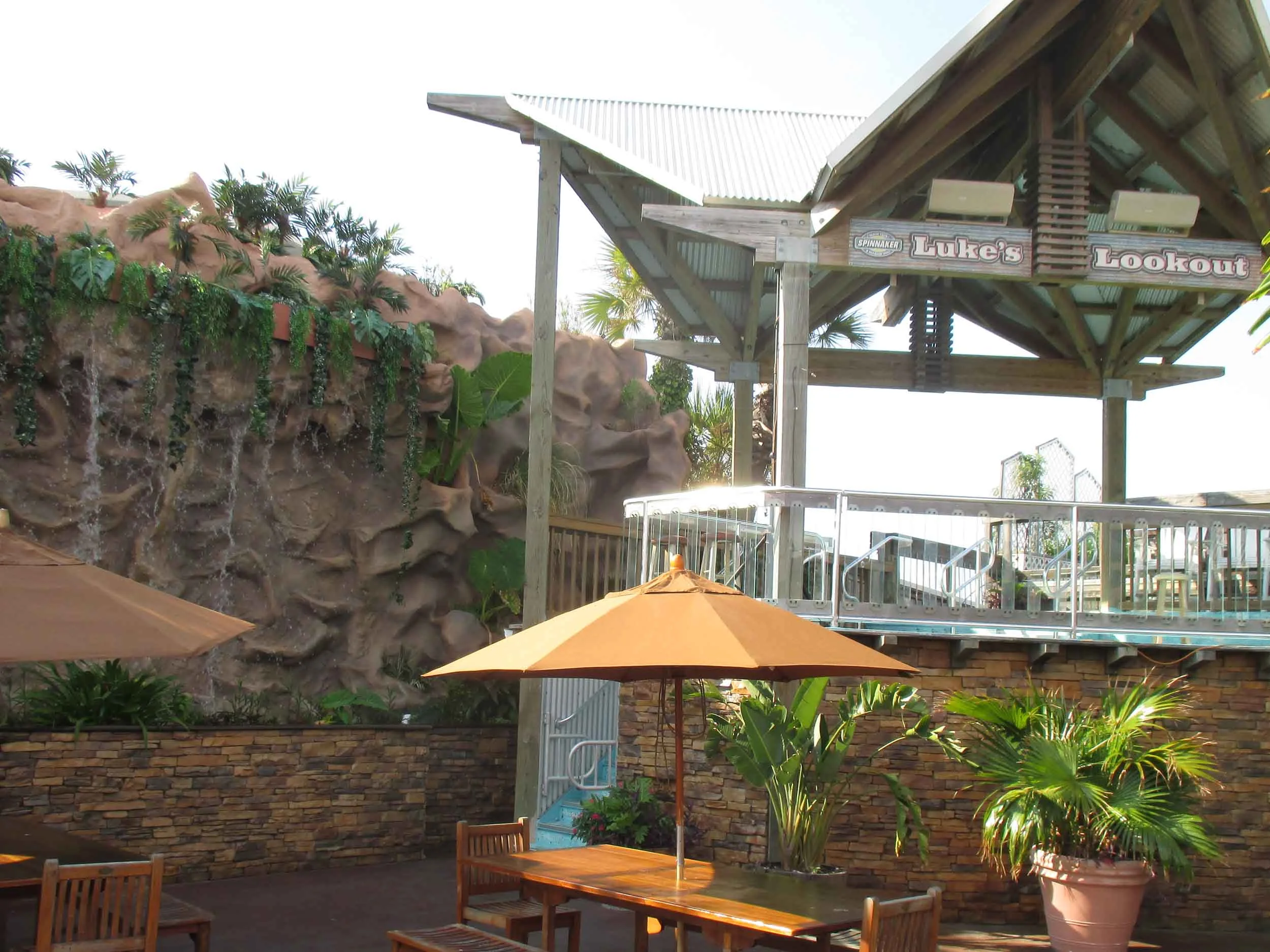 Spinnaker Beach Club and Paradise Grill — Florida Beach Bar