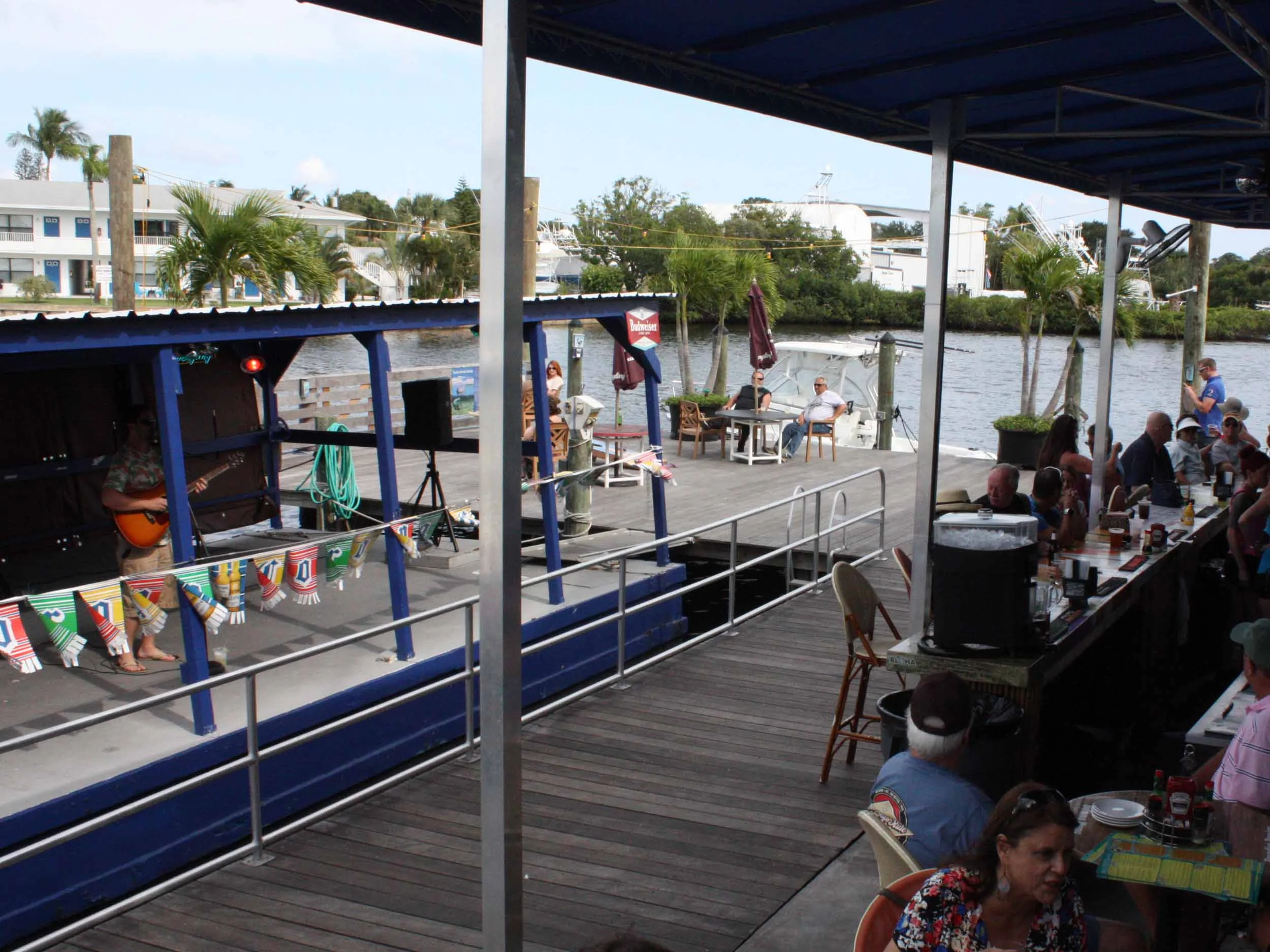 The Twisted Tuna — Florida Beach Bar