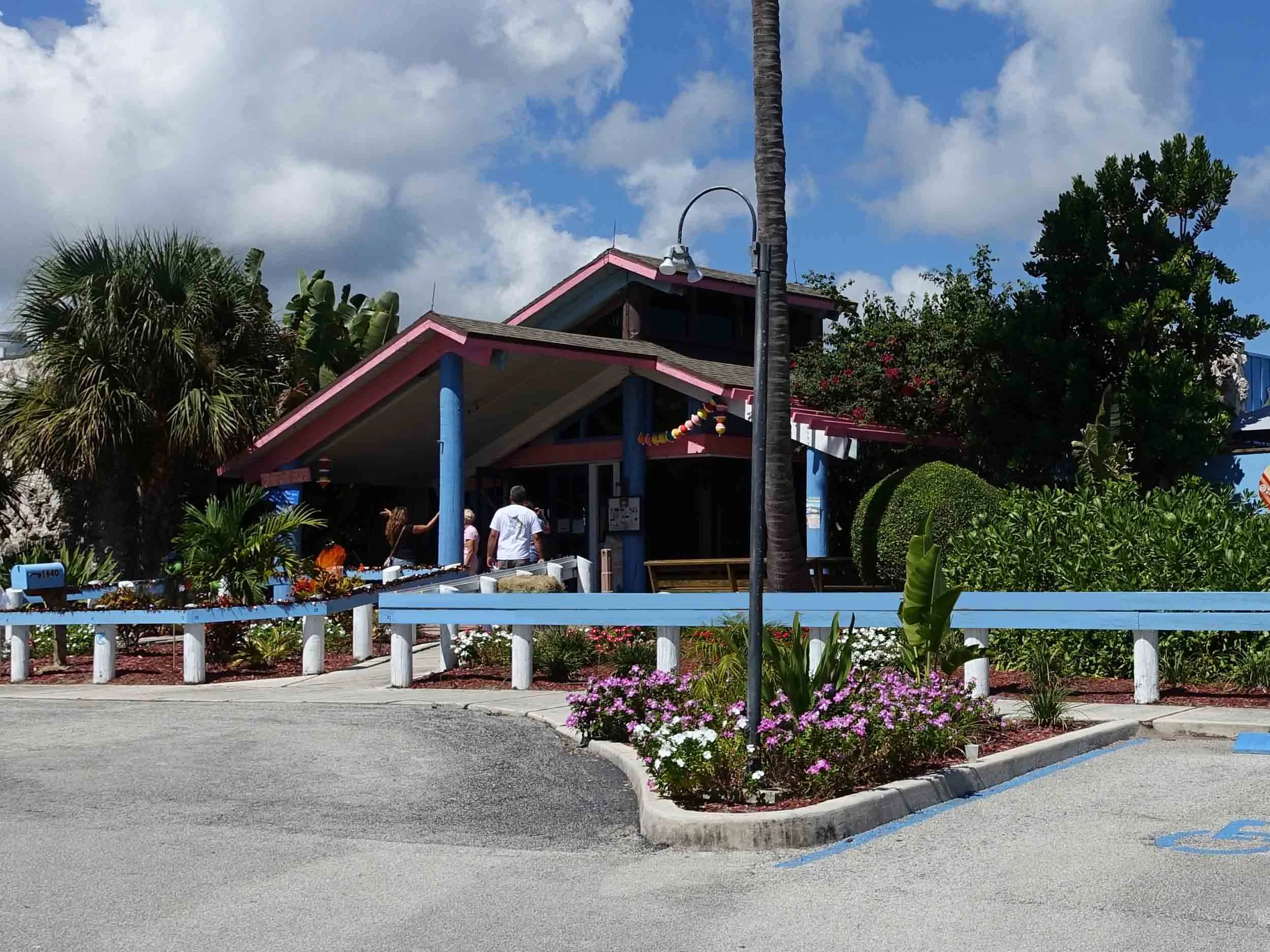 Manatee Island Bar and Grill — Florida Beach Bar