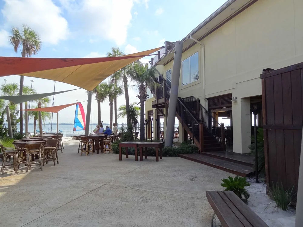 Hemingway's Island Grill — Florida Beach Bar