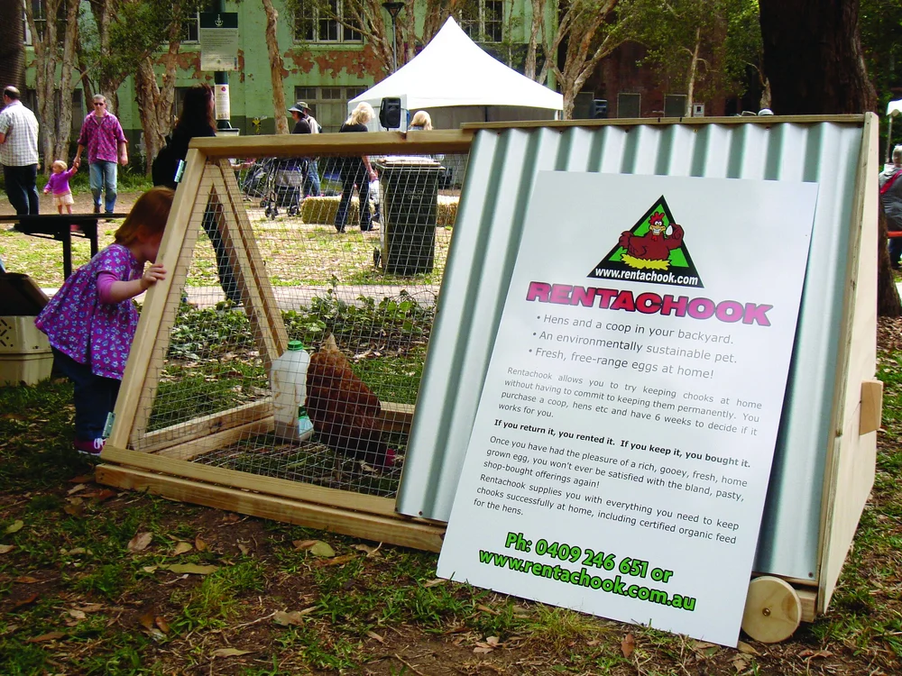 Community grows food in their roads — Michael Mobbs' Sustainable House