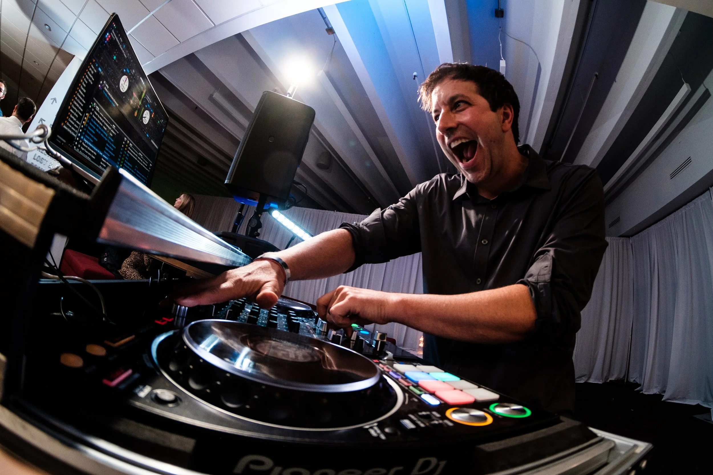 FreshTracks Entertainment/Wedding and Event DJ/MC Mammoth Lakes,Ca