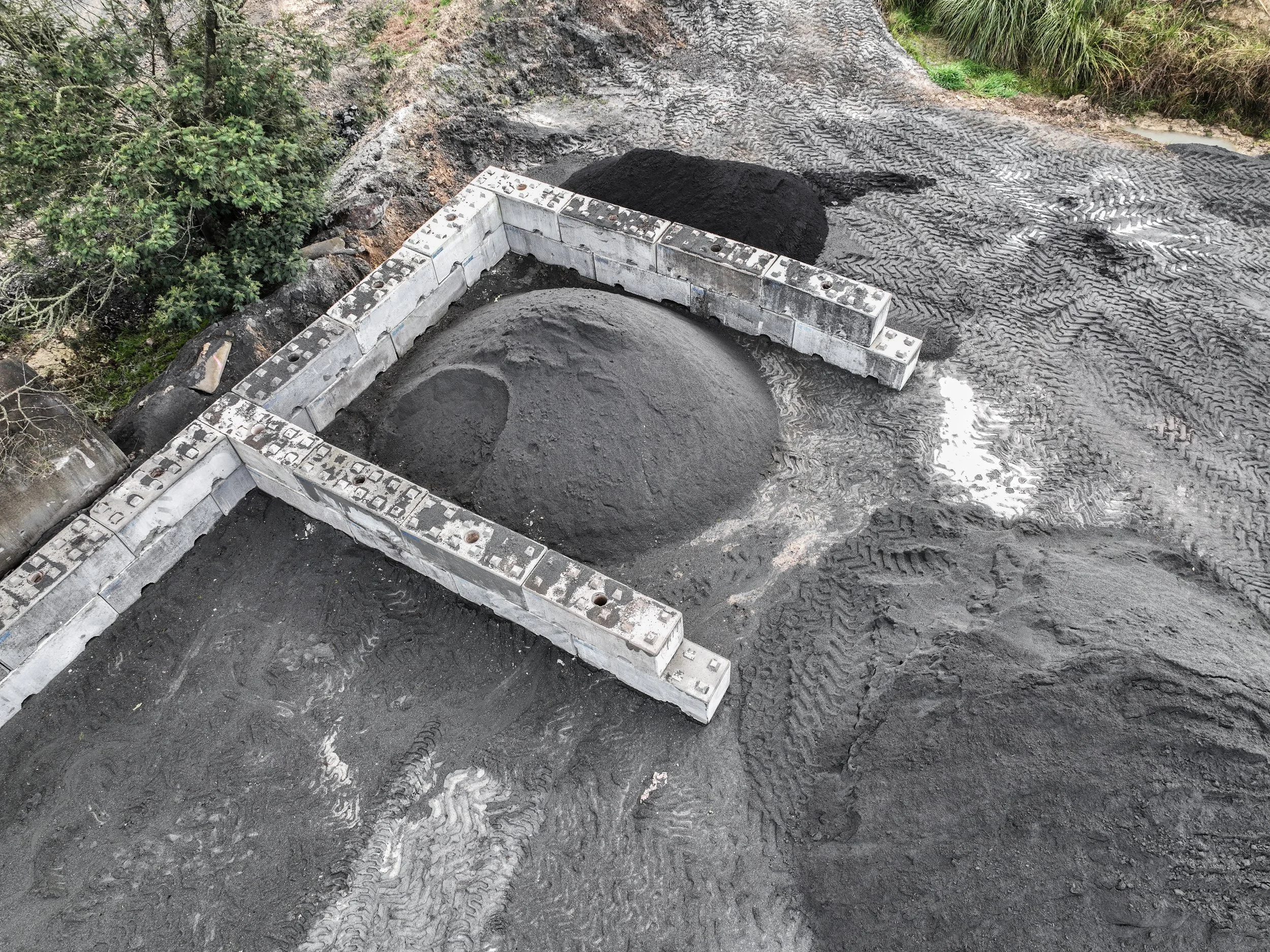 Ward Blocks - Concrete Blocks for Retaining, Storage Bunkers, Farm Pits ...