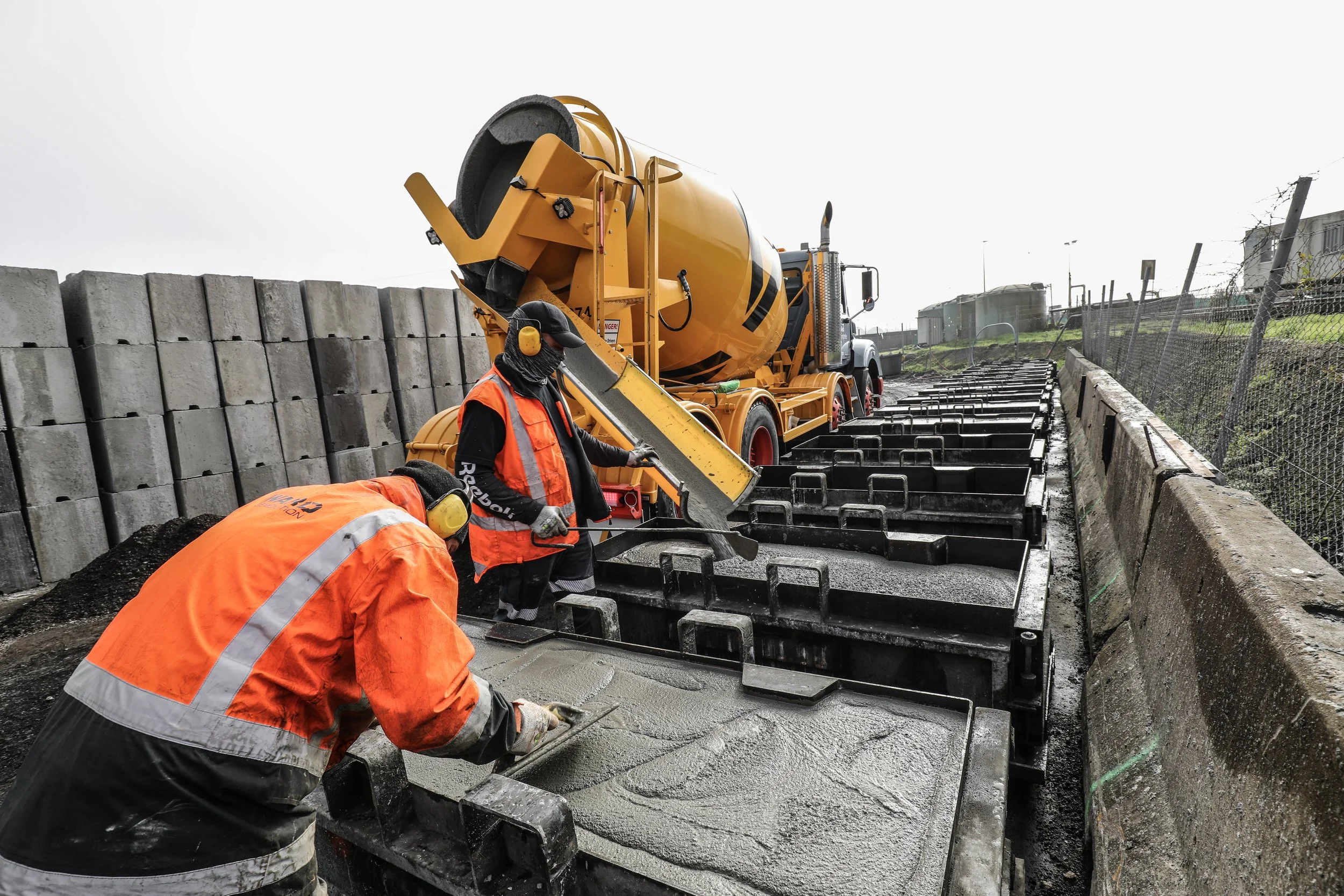 Ward Blocks - Concrete Blocks for Retaining, Storage Bunkers, Farm Pits ...