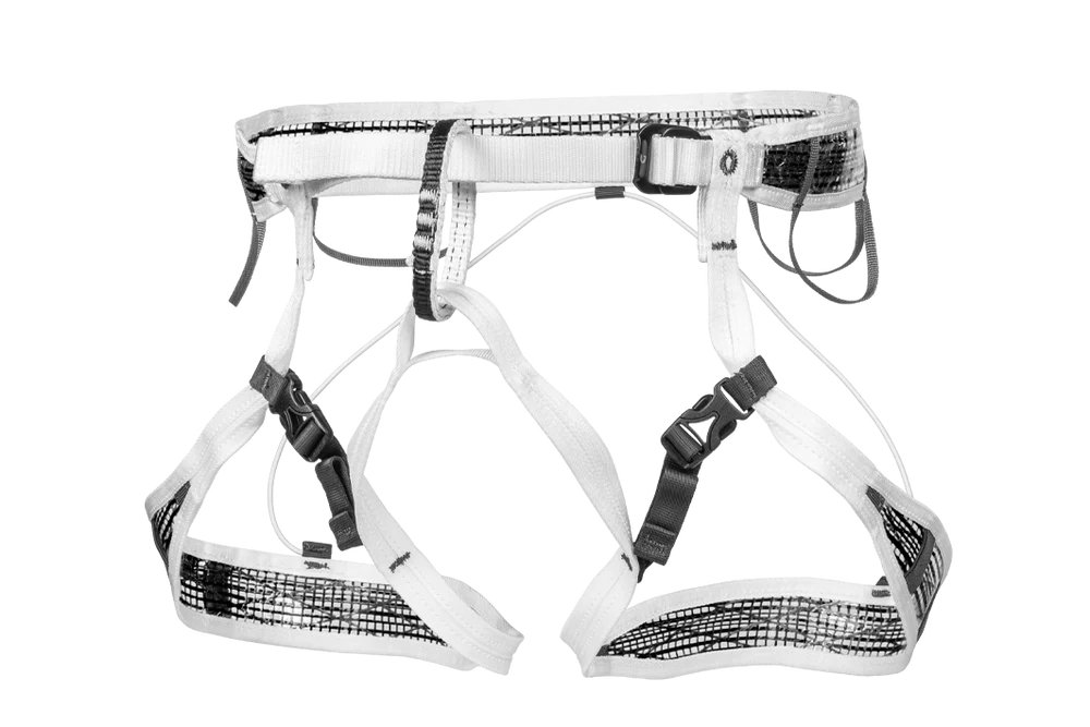 Best mountaineering harness for extreme altitude climbs