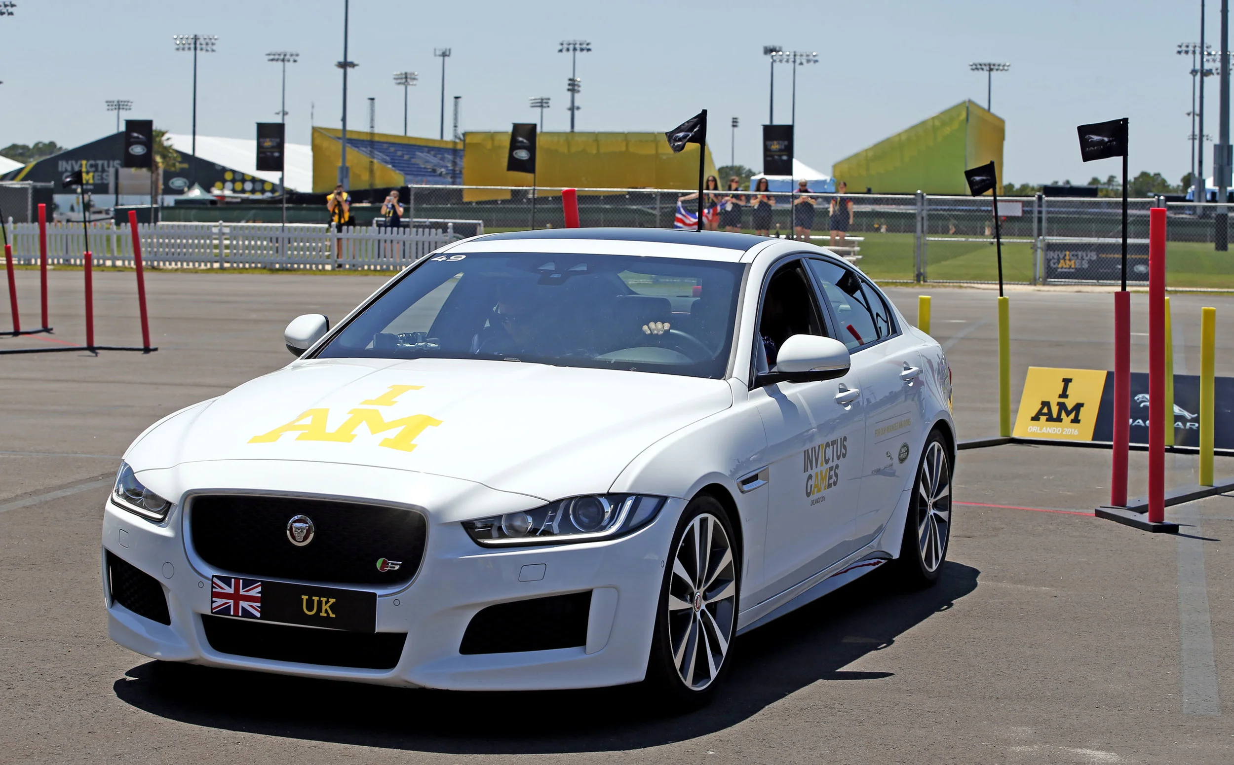 Prince Harry takes on JLR Driving Challenge at Invictus Games — New Car Net