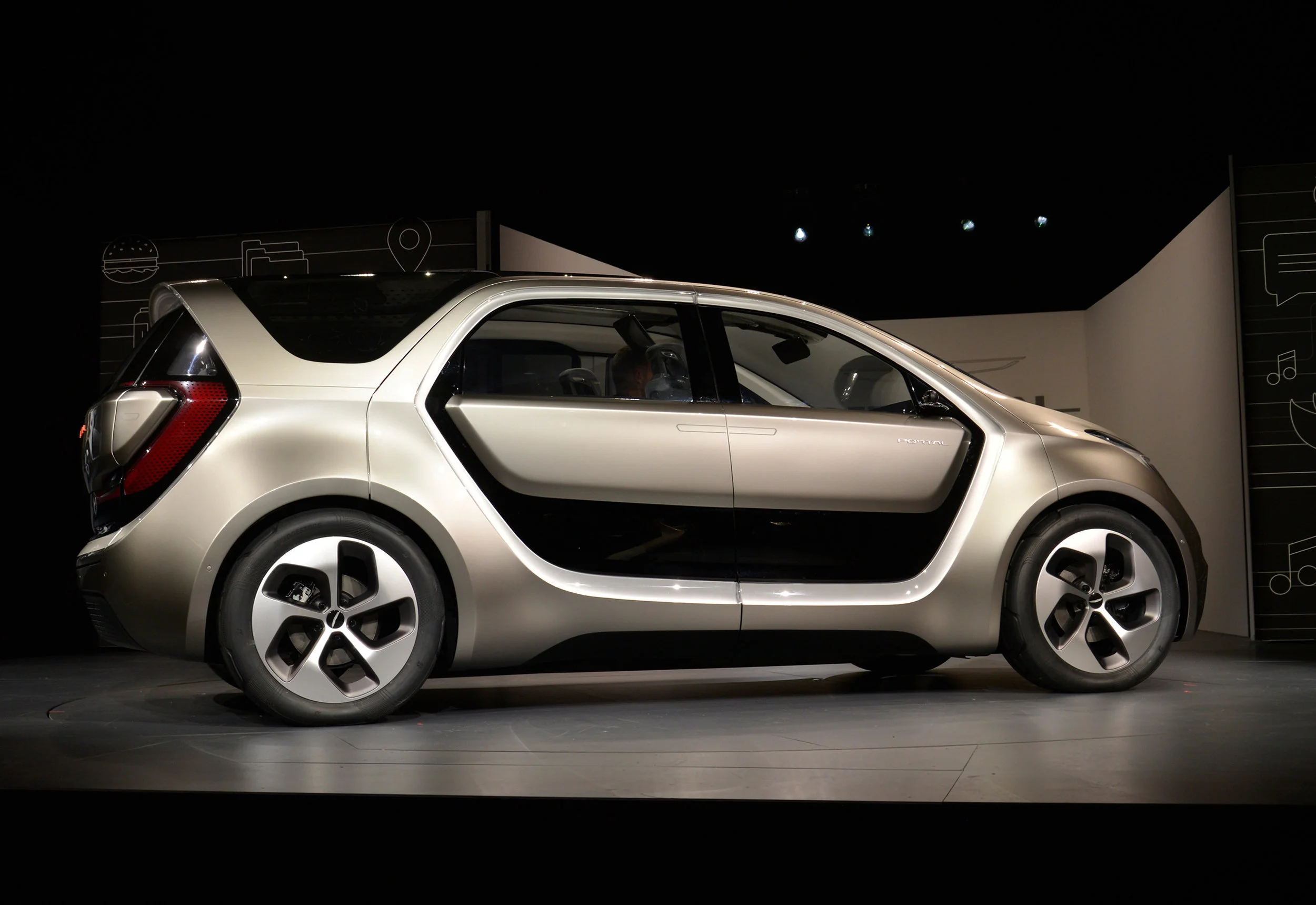 Chrysler Portal concept revealed at CES — New Car Net