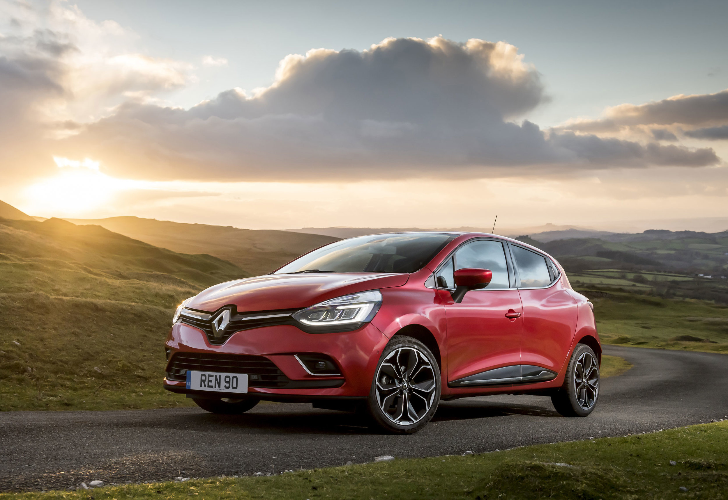 Renault adds Signature flagship to Clio range — New Car Net