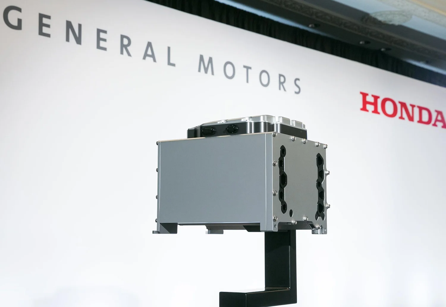 GM and Honda invest $85 million in new hydrogen fuel cell system — New ...