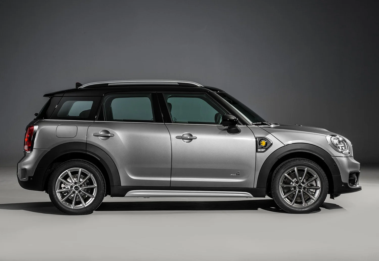 MINI confirms pricing for first ever plug-in hybrid — New Car Net