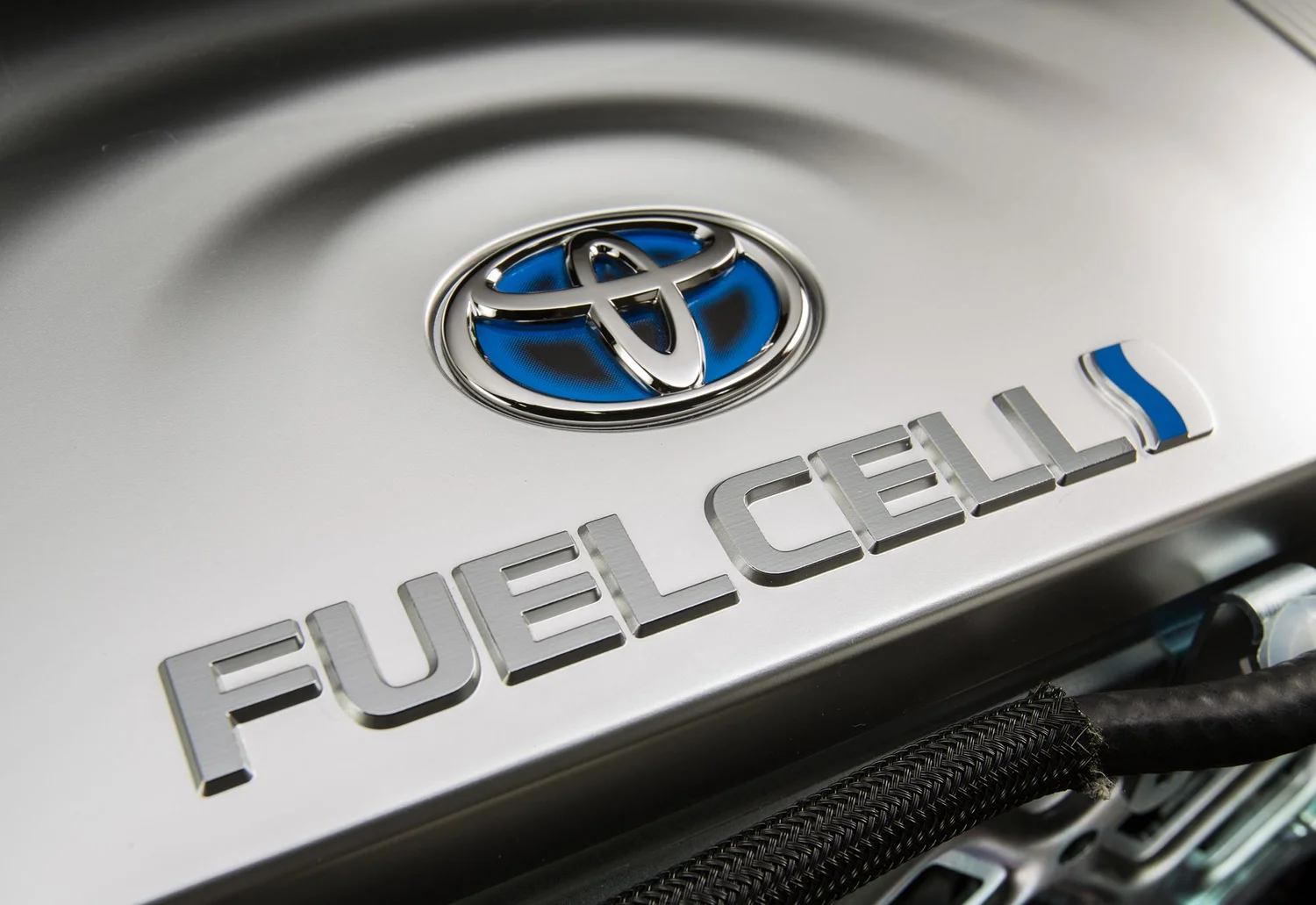 Toyota launches Mirai eco-billboard — New Car Net