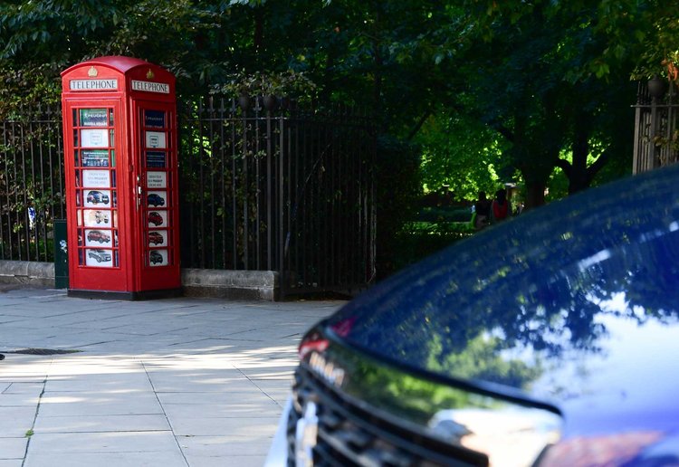 Peugeot opens world’s smallest dealership - in a phone box! — New Car Net