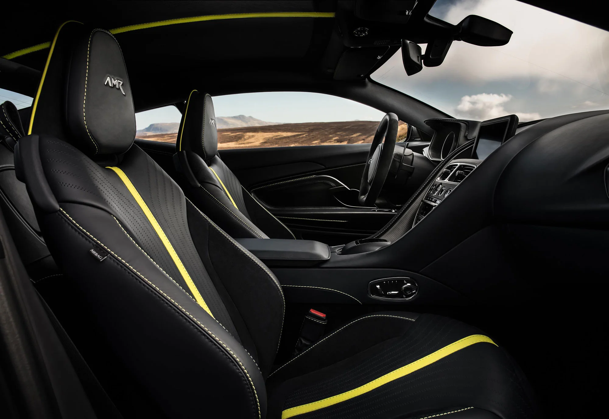 Aston Martin adds AMR flagship to DB11 range — New Car Net