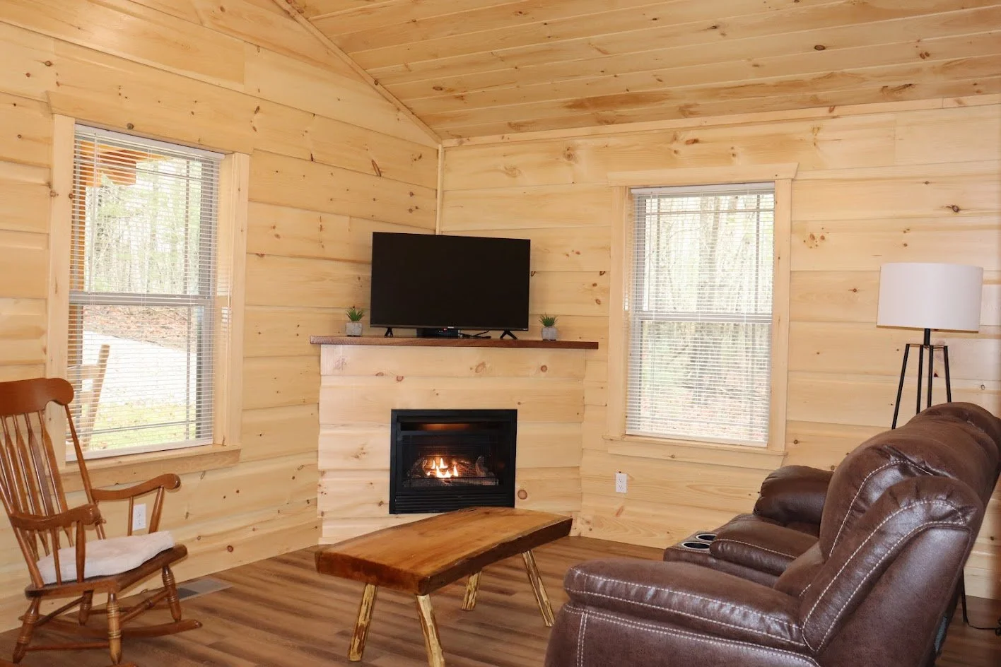 Cozy Cub | 1br — Laurel Fork Rustic Retreat — Laurel Fork Rustic Retreat
