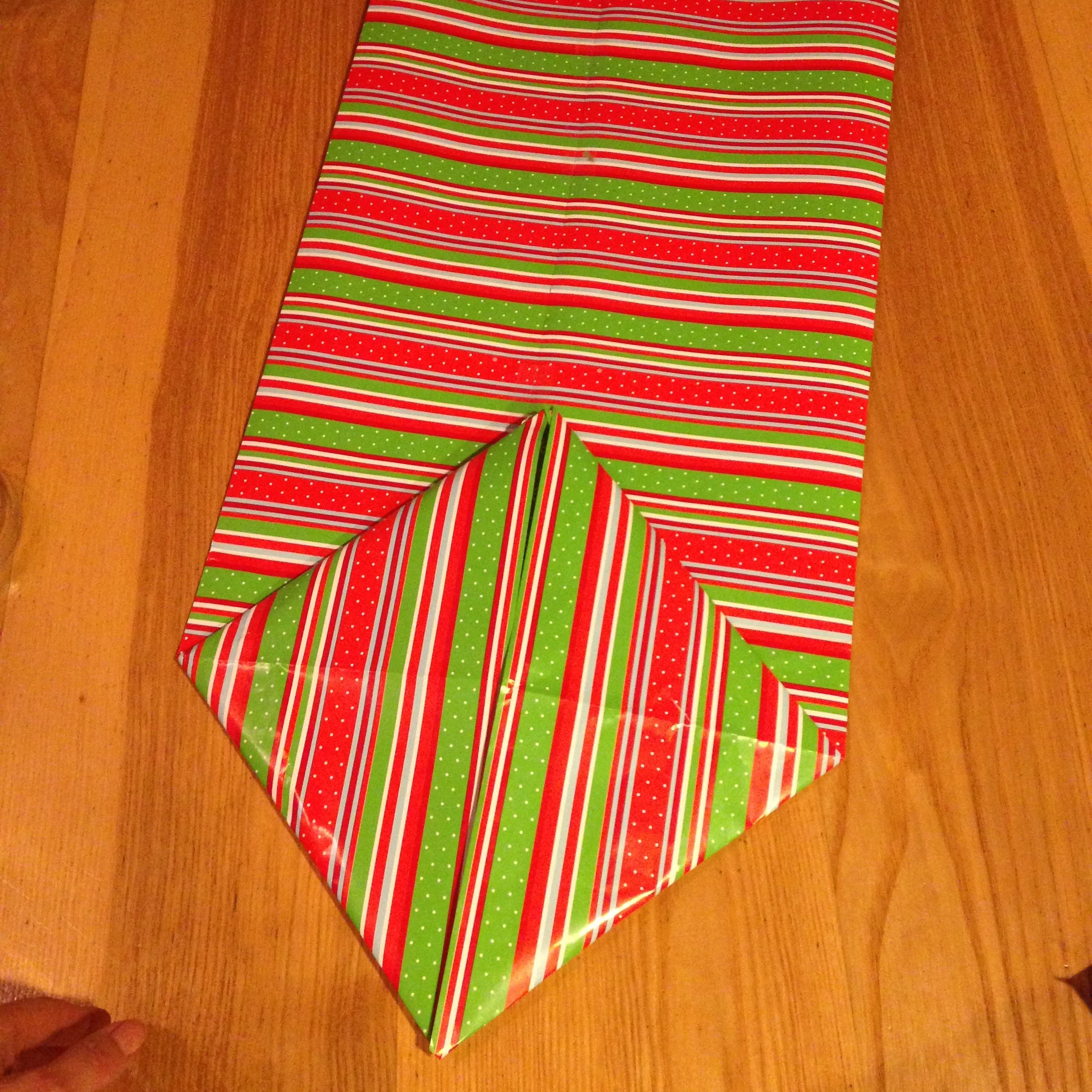 How to make a gift bag out of wrapping paper! — Happy WifeStyle™