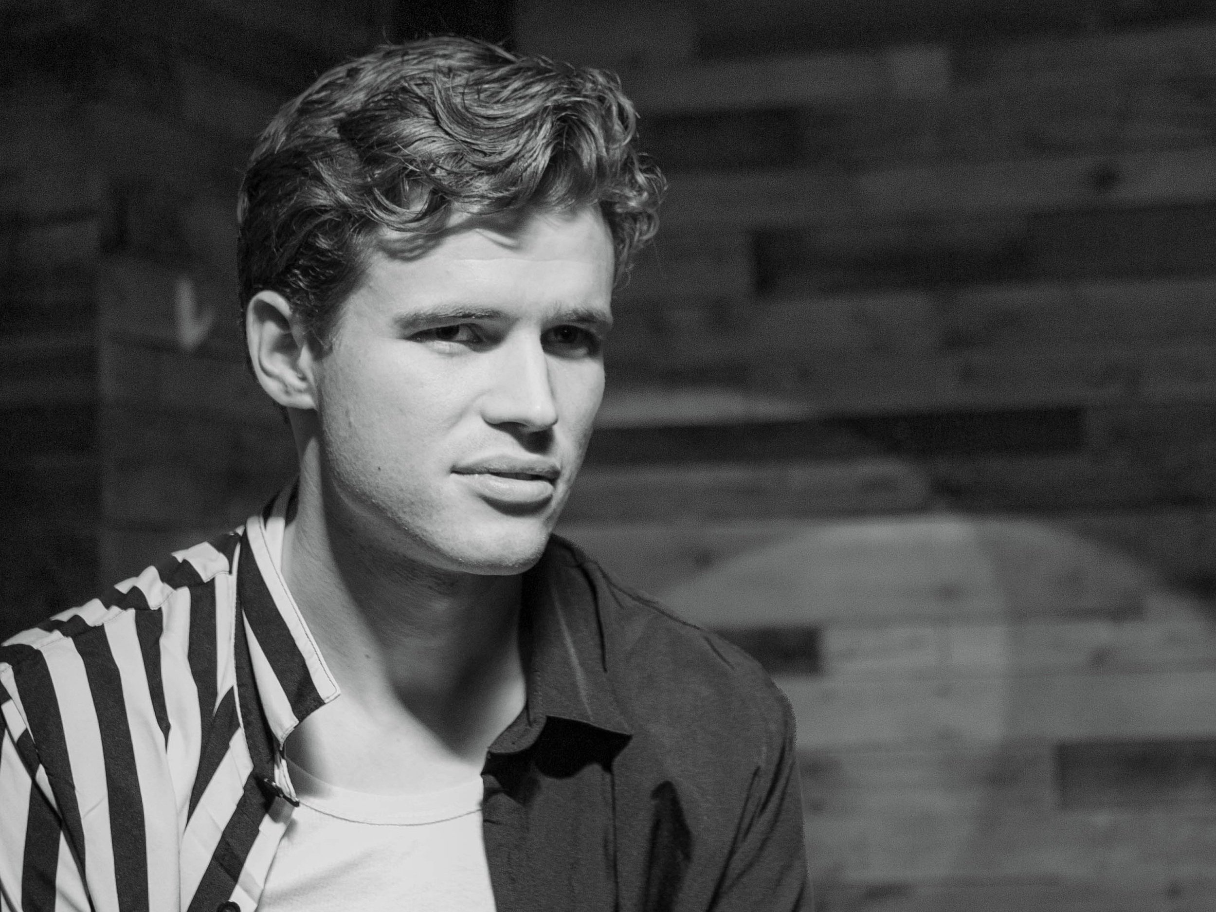 EPK — Dustin Lowman