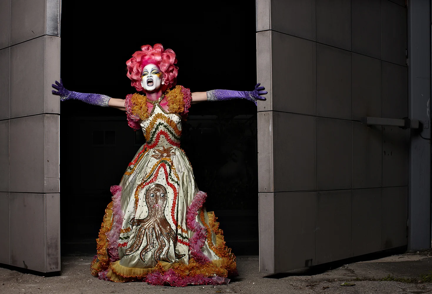 DRAG — MAGNUS HASTINGS