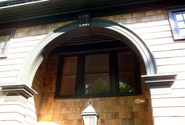 curved wood moldings by Thomas & Milliken Millwork, Inc.