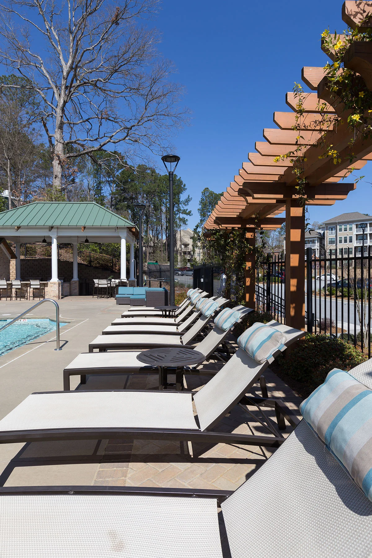 COMMERCIAL MULTIFAMILY EXTERIOR | Atlanta Real Estate Photo and Video