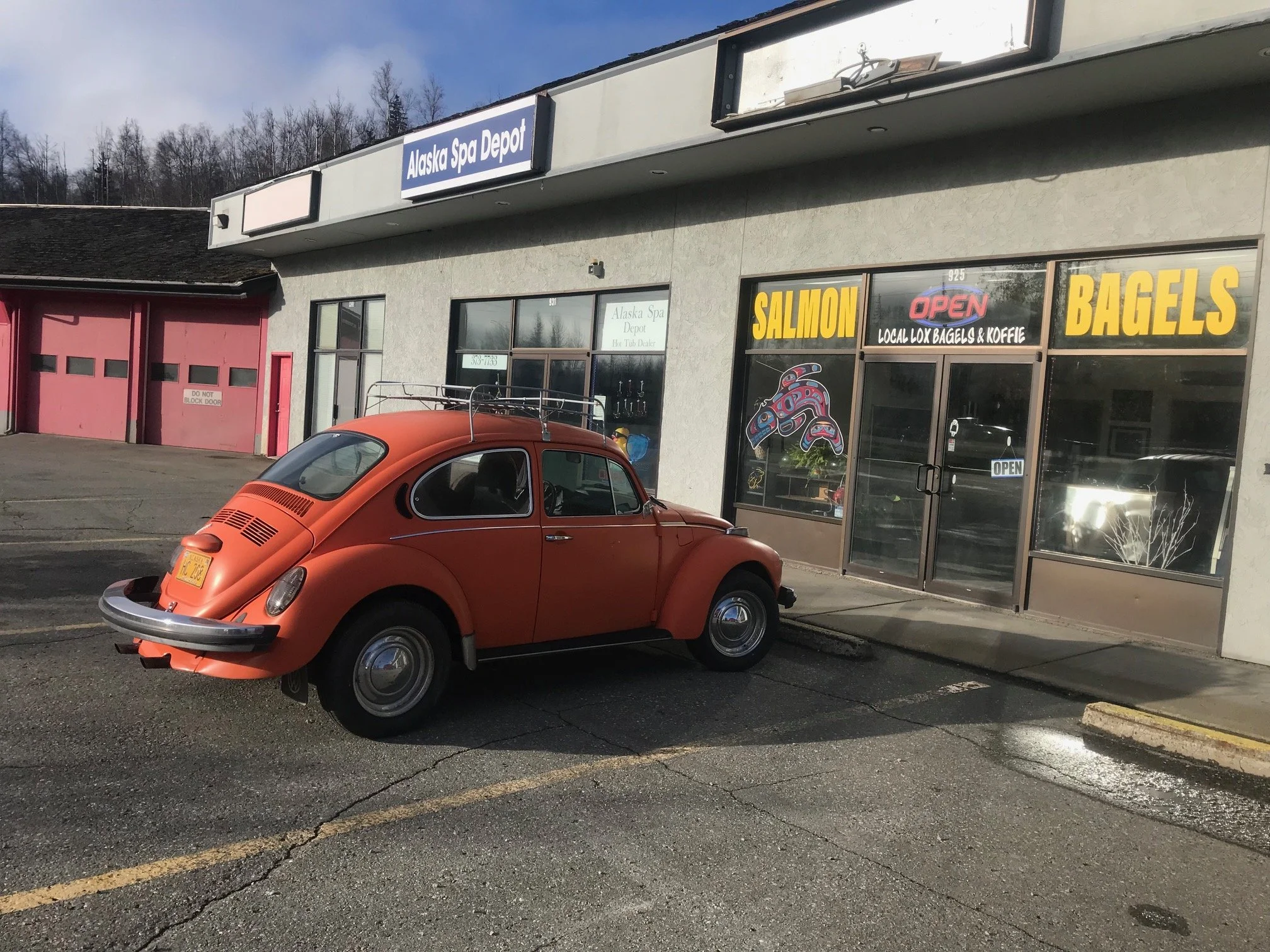 LOCAL LOX, BAGEL & KOFFIE BAR OPENS