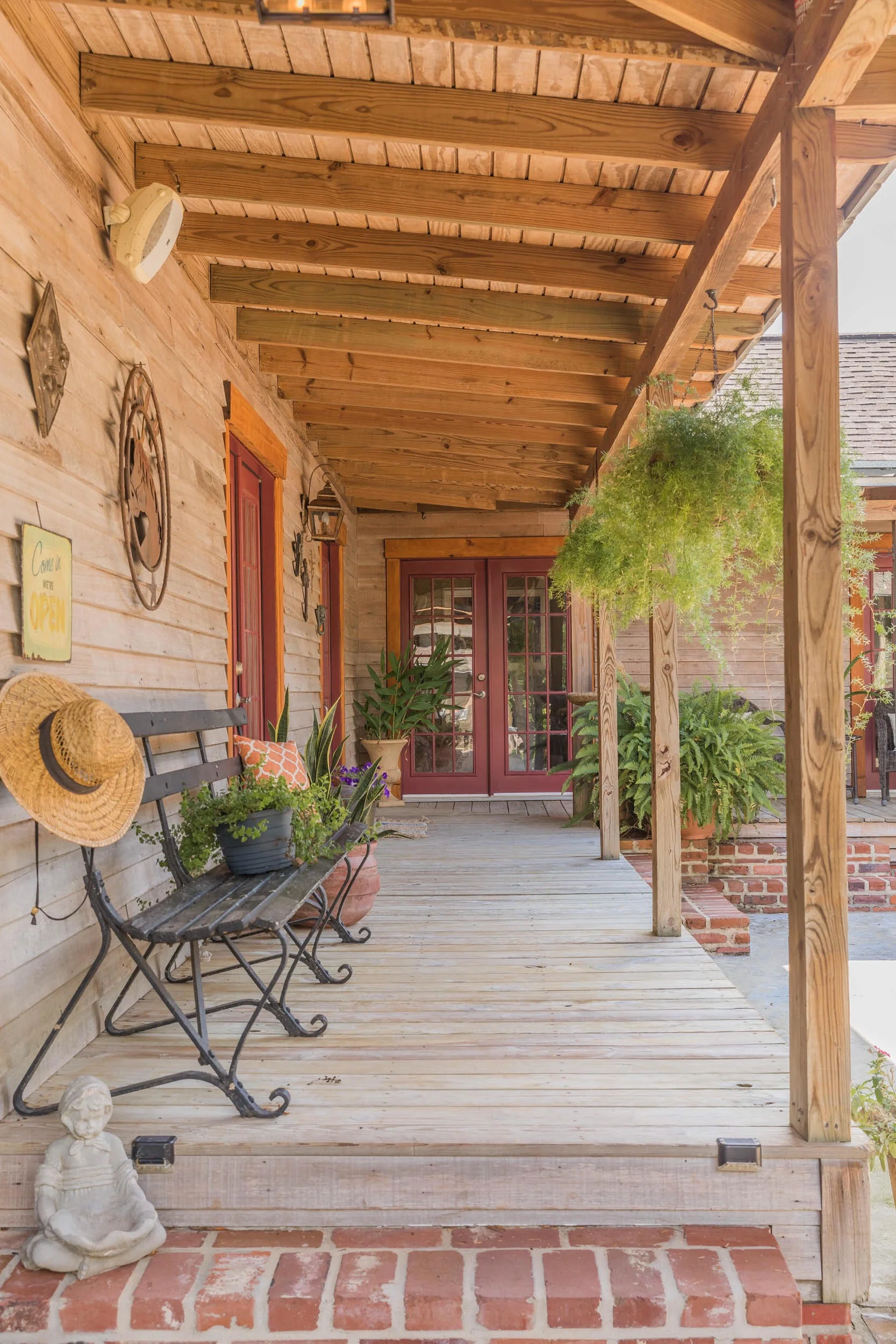 First Impressions: Front Porches that Beckon — House Dressings