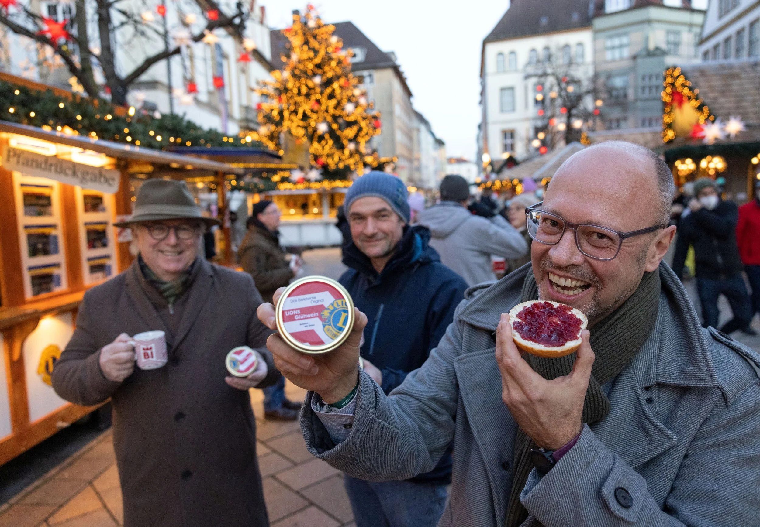 Lions streichen Glühwein aufs Brot — Lions Club Bielefeld Phoenix