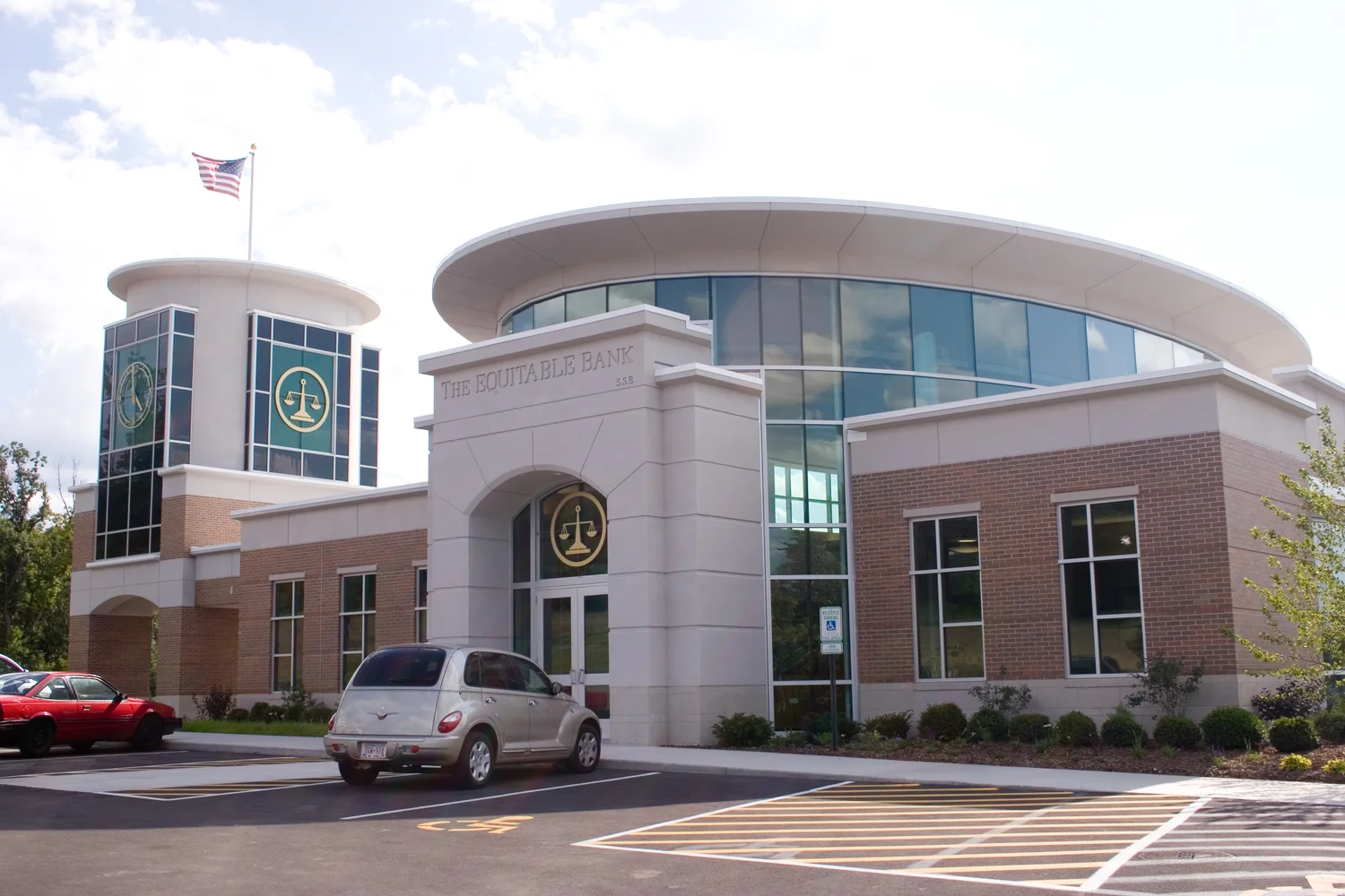 The Equitable Bank - Delafield Branch — Mayer Helminiak | Architects