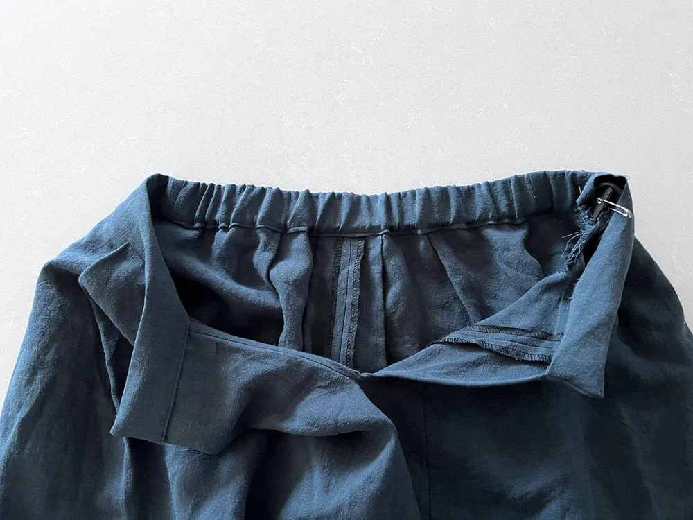 How to sew an elastic back waistband — In the Folds